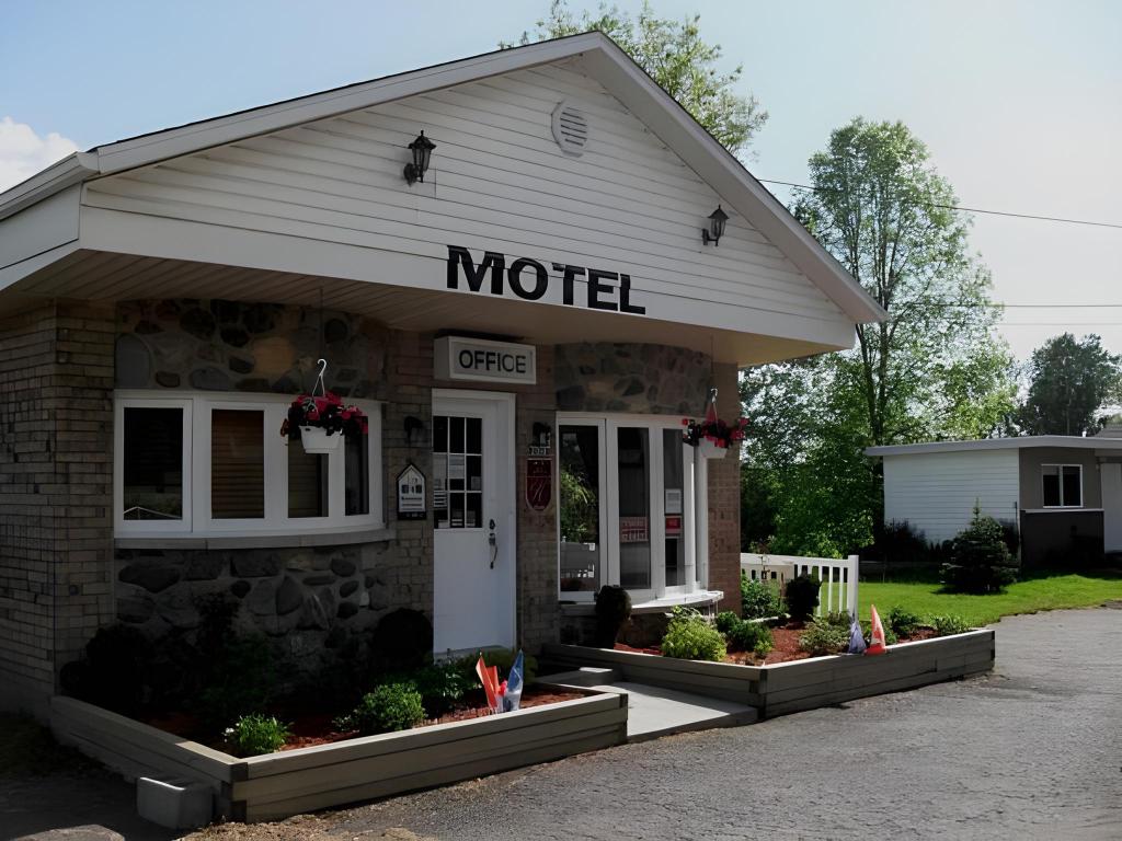 Motel des Deux Lacs, 셰퍼드, 쉐프포드 (QC), 캐나다 - 여기어때 특가