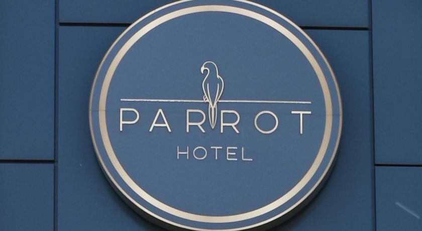 Hotel Parrot, 라신, 폴란드 - 여기어때 특가