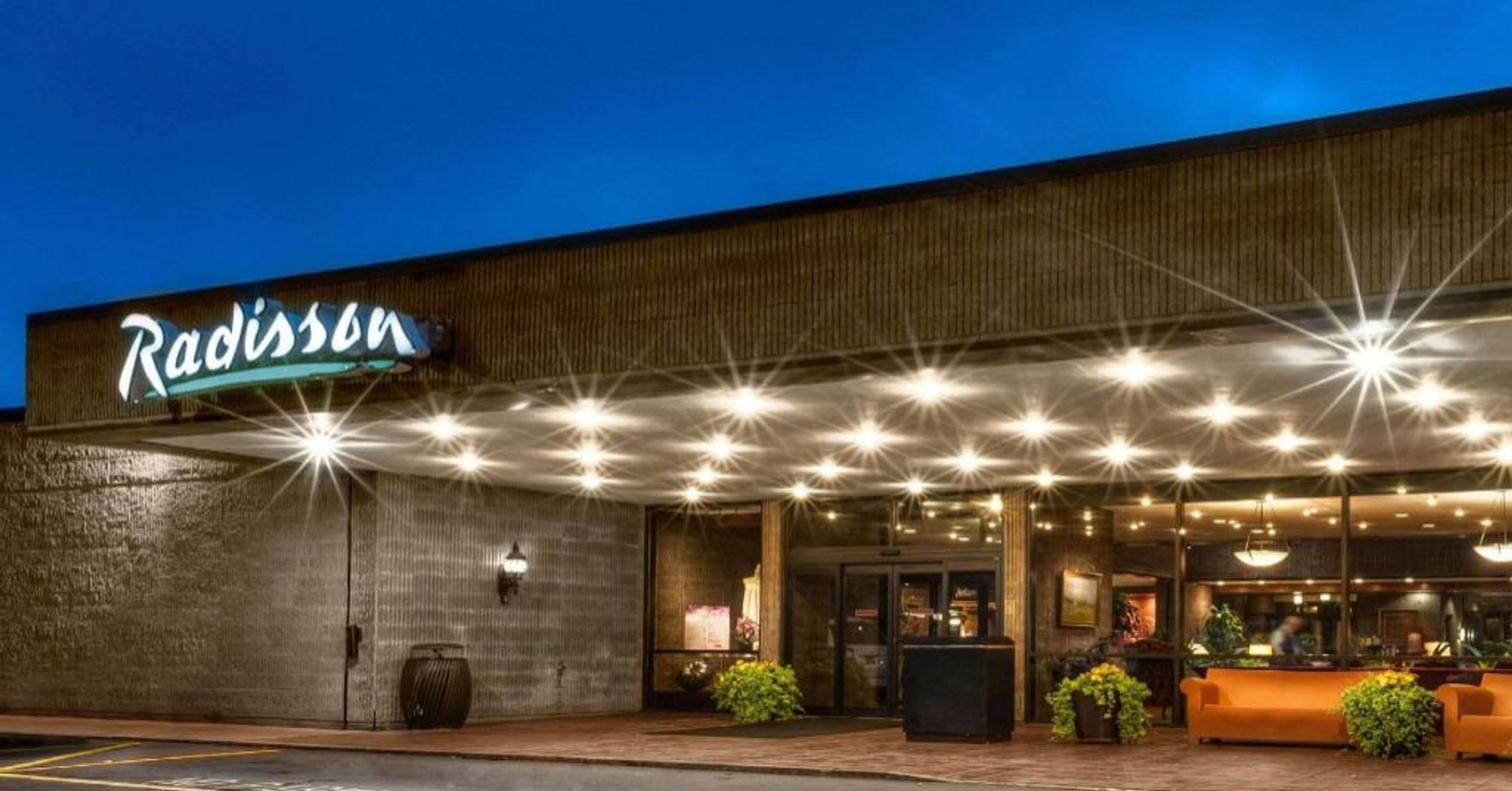 2025 코닝 Addison Village Hall 근처 호텔,숙소 베스트 10